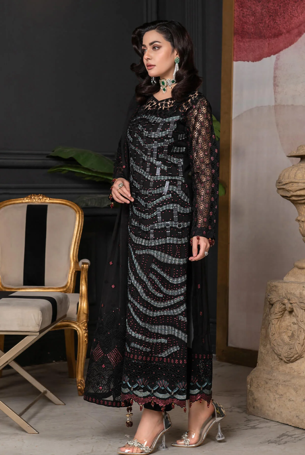 Best Fabrics Used in Pakistani Designer Wear | Complete Guide